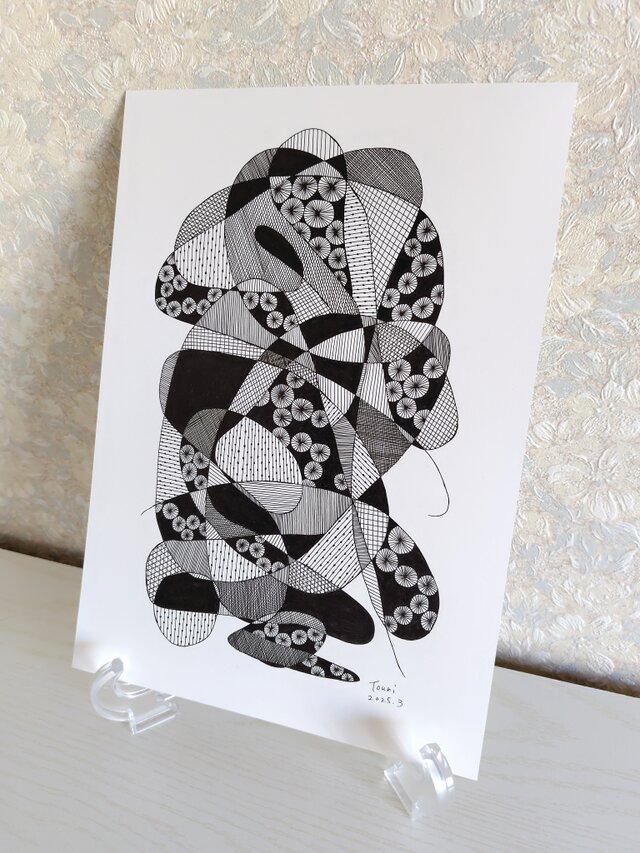 無題／A4サイズ ペン画 原画 幾何学 | iichi 日々の暮らしを心地よくするハンドメイドやアンティークのマーケットプレイス
