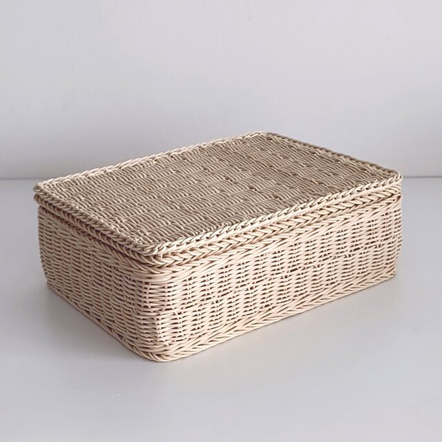 籐の文箱（B5用紙の入る四角い蓋付きバスケット）よろけ編み | iichi 日々の暮らしを心地よくするハンドメイドやアンティークのマーケットプレイス