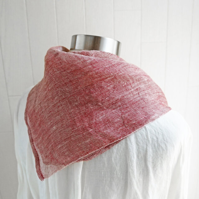 Decoオリジナル 上質リネン シングルガーゼのハンカチ/スカーフ ディープレッド×亜麻色 | iichi 日々の暮らしを心地よくするハンドメイドやアンティークのマーケットプレイス