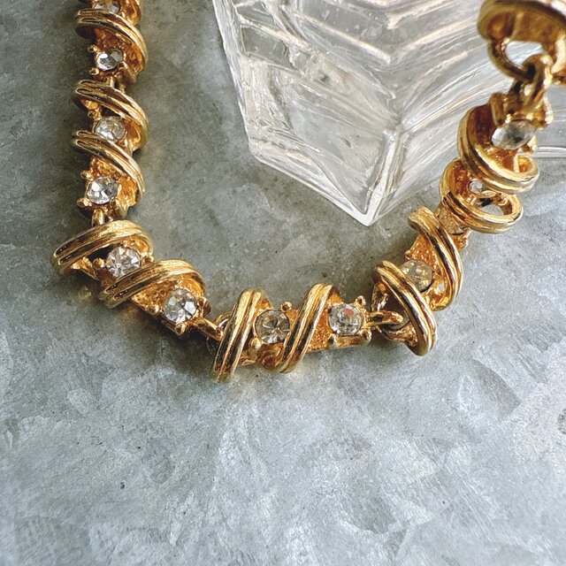 B169-ヴィンテージブレスレット U.S.A. 1980s Gold Tone Screw Rhinestone | iichi 日々の暮らしを心地よくするハンドメイドやアンティークの ...