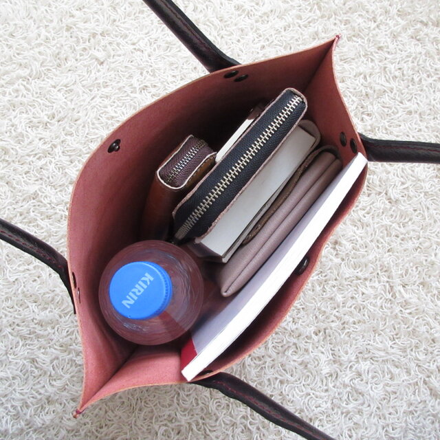 NEWライン♪《牛革》ロングハンドル・底マチワイド・一枚革のミニトート・0605 | iichi 日々の暮らしを心地よくするハンドメイドやアンティークのマーケットプレイス