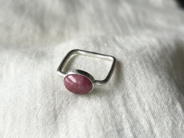 シルバースクエアリング ロードナイト | iichi 日々の暮らしを心地よくするハンドメイドやアンティークのマーケットプレイス