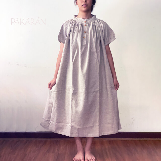 ゆったりギャザーワンピース たっぷり幅で体型カバー 優しいヘンプ100％生地の半袖ロング丈ワンピ | iichi 日々の暮らしを心地よくするハンドメイドやアンティークのマーケットプレイス