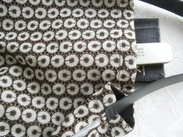 i さま専用ページ 花刺繍×CottonLinen ShoulderBag | iichi 日々の暮らしを心地よくするハンドメイドやアンティークのマーケットプレイス