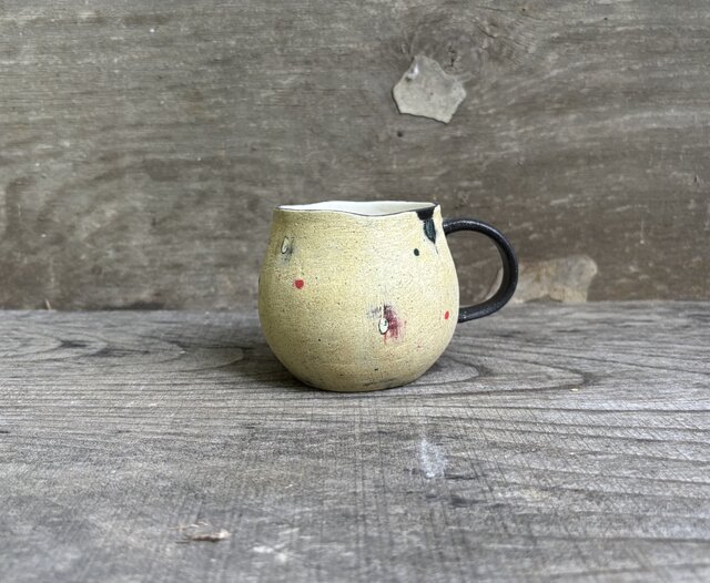 化粧掻き落とし文様 マグカップ175 | iichi 日々の暮らしを心地よくするハンドメイドやアンティークのマーケットプレイス