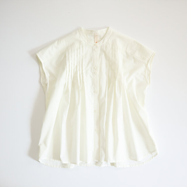 random tuck french blouse (ecru) | iichi 日々の暮らしを心地よくするハンドメイドやアンティークのマーケットプレイス