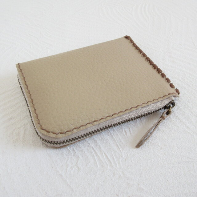 new type♪《牛革》L字ファスナー・コインケース・シュリンクレザー・クリーム・0508 | iichi 日々の暮らしを心地よくするハンドメイドやアンティークのマーケットプレイス