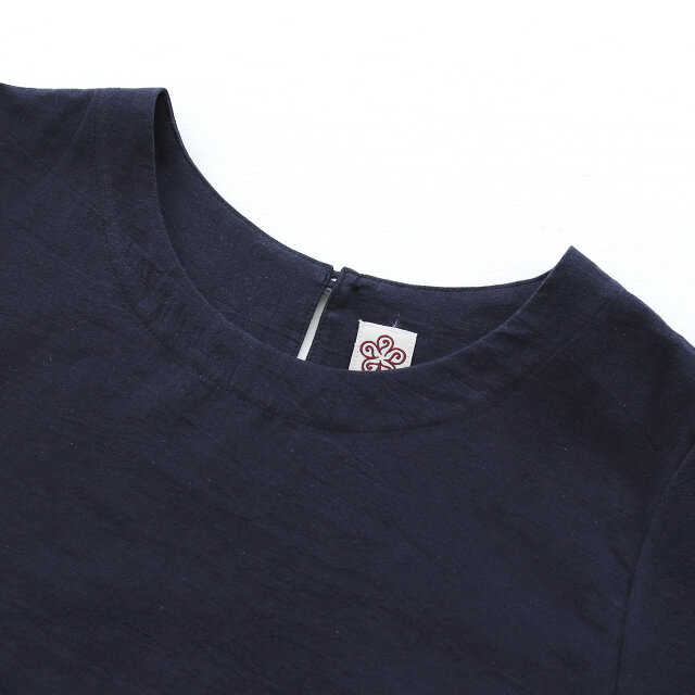 秋の始まりに ゆったり細見え 東炊きコットンリネン サイドタックワンピース（ネイビー）OP37 | iichi 日々の暮らしを心地よくするハンドメイドやアンティークのマーケットプレイス