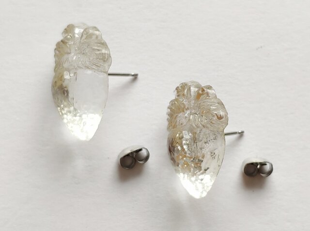 【西ドイツ製 1940年代 ビンテージ 苺 イチゴ の ピアス】 | iichi 日々の暮らしを心地よくするハンドメイドやアンティークのマーケットプレイス