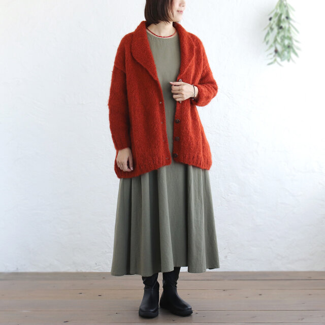 秋の始まりに ゆったり細見え 東炊きコットンリネン サイドタックワンピース（カーキ）OP37 | iichi 日々の暮らしを心地よくするハンドメイドやアンティークのマーケットプレイス