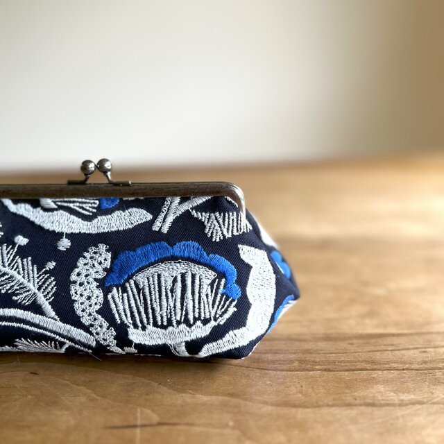 がまぐちポーチL bloom | iichi 日々の暮らしを心地よくするハンドメイドやアンティークのマーケットプレイス