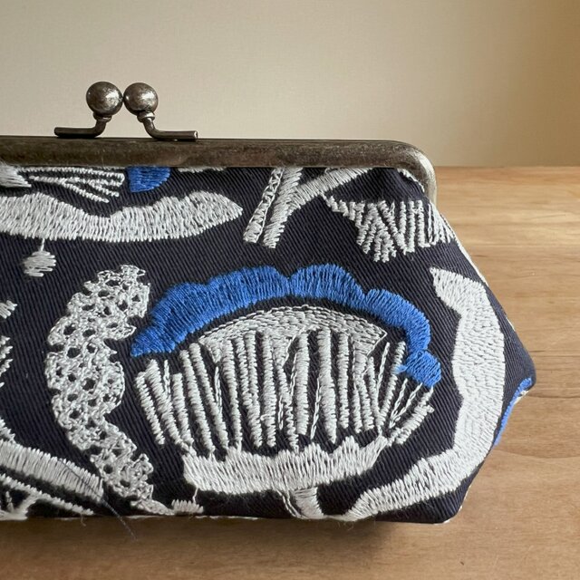 がまぐちポーチL bloom | iichi 日々の暮らしを心地よくするハンドメイドやアンティークのマーケットプレイス