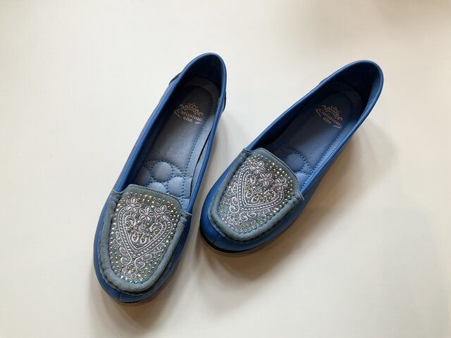 一点物 SALE 23cmのみ ブルーローファー 訳あり品 | iichi 日々の暮らしを心地よくするハンドメイドやアンティークのマーケットプレイス