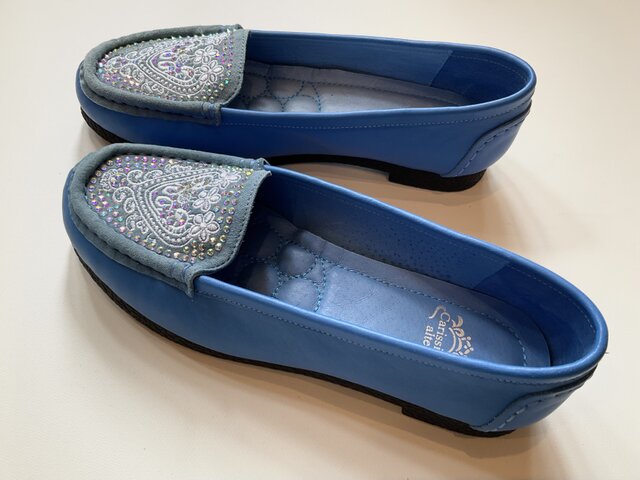 一点物 SALE 23cmのみ ブルーローファー 訳あり品 | iichi 日々の暮らしを心地よくするハンドメイドやアンティークのマーケットプレイス