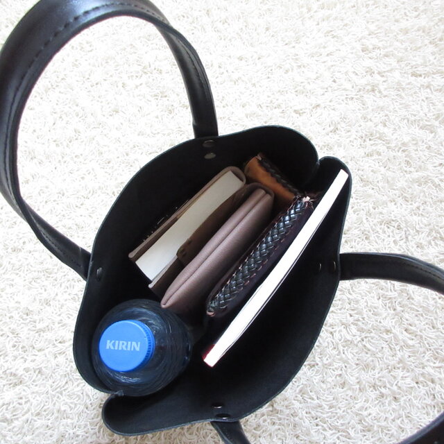 《牛革》三角マチのスクエアミニトート・ダークゴールド・シュリンクレザー・0550 | iichi 日々の暮らしを心地よくするハンドメイドやアンティークのマーケットプレイス