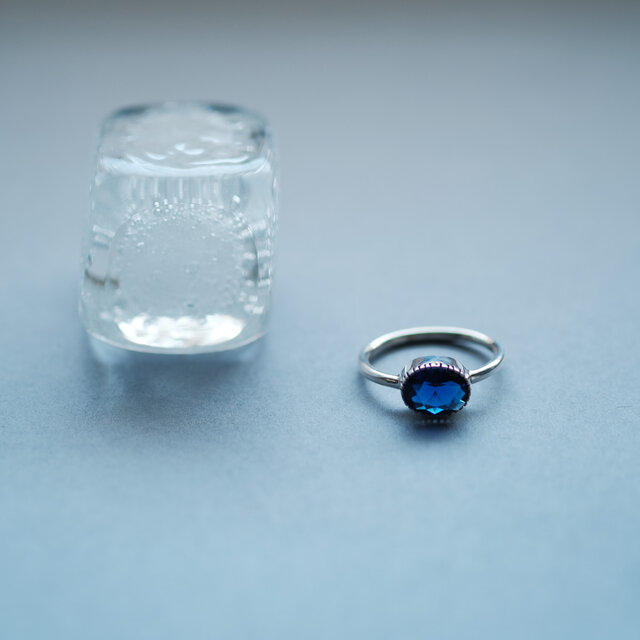 サファイア 大ぶり リング シルバー925 | iichi 日々の暮らしを心地よくするハンドメイドやアンティークのマーケットプレイス