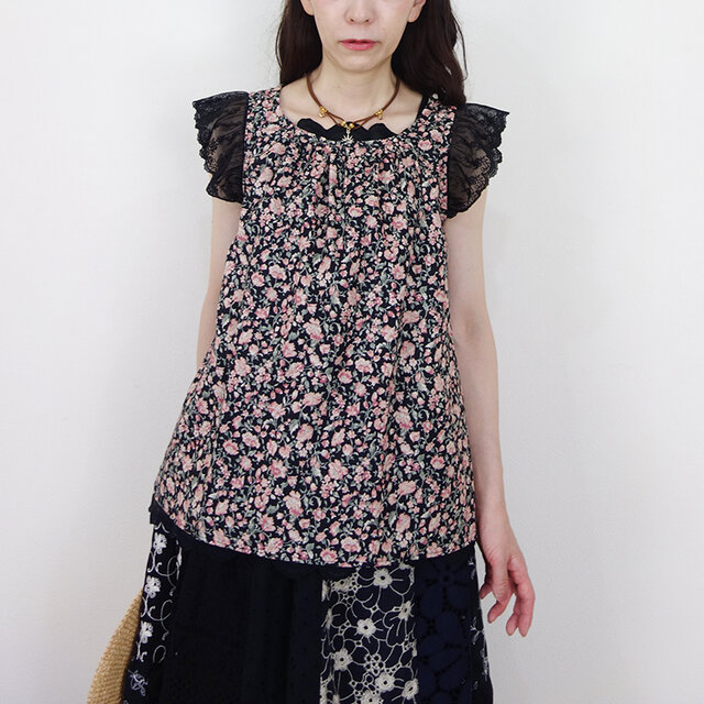 シュメールブラック・チュール袖の花模様キャミ | iichi 日々の暮らしを心地よくするハンドメイドやアンティークのマーケットプレイス