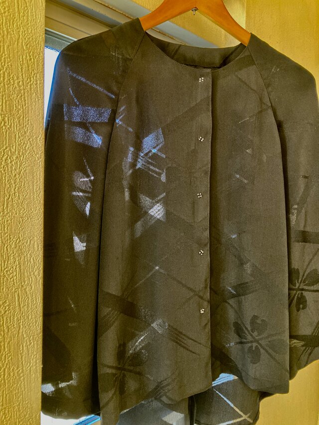 薄手絹のジャケット | iichi 日々の暮らしを心地よくするハンドメイドやアンティークのマーケットプレイス