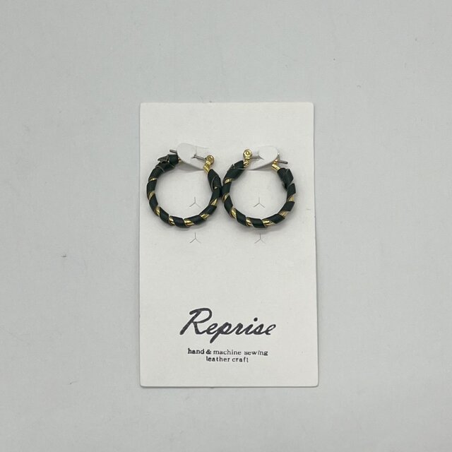 レザーフープピアスMサイズ（ハンドメイド／ニッケルフリー／本革／ワンポイント） | iichi 日々の暮らしを心地よくするハンドメイドやアンティークのマーケットプレイス