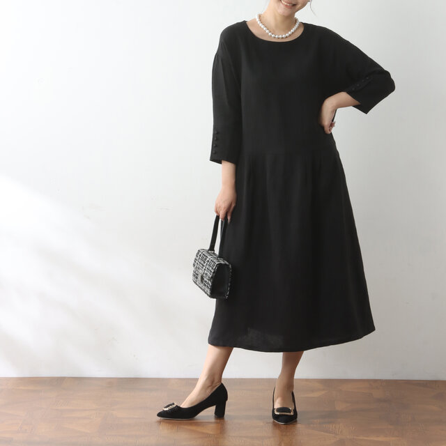 【新作】全25色から リネン100％ フォーマル タック ゆったり ワンピース ♪オーダーサイズ可 | iichi 日々の暮らしを心地よくするハンドメイドやアンティークのマーケットプレイス