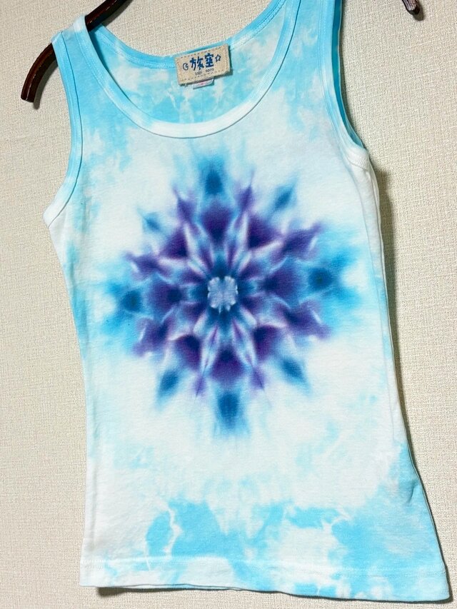 タイダイ タンクトップ Mサイズ 曼荼羅模様 ブルー ムラ染め HD24-64 | iichi 日々の暮らしを心地よくするハンドメイドやアンティークのマーケットプレイス