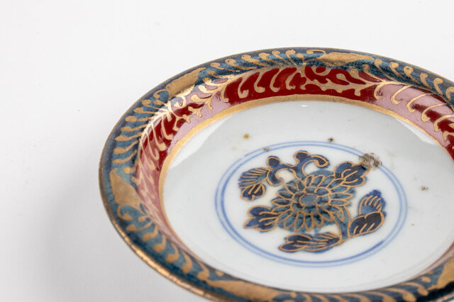 古伊万里 染錦菊花文小皿 豆皿 江戸後期 E961 | iichi 日々の暮らしを心地よくするハンドメイドやアンティークのマーケットプレイス