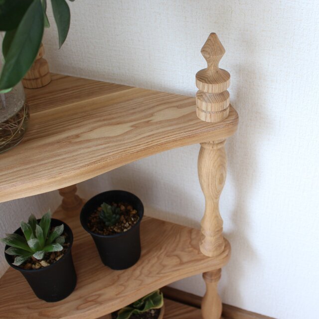 コーナー飾り棚｜3段棚 | iichi 日々の暮らしを心地よくするハンドメイドやアンティークのマーケットプレイス