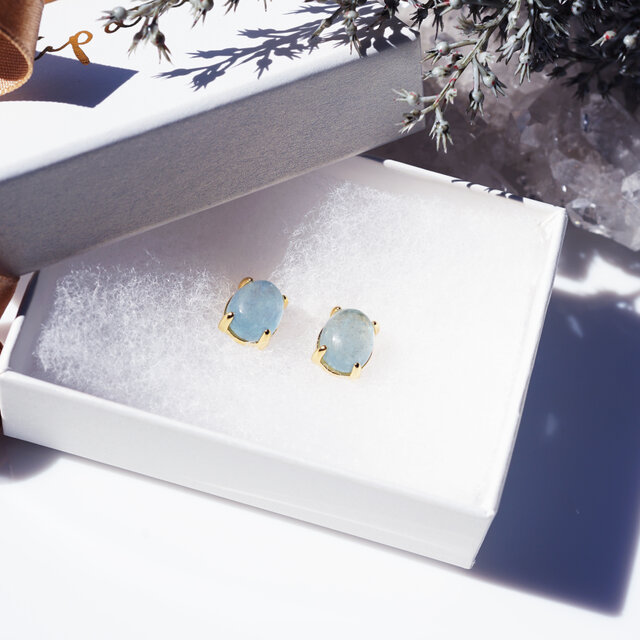 イヤリング可★大粒ぽってりアクアマリンのカボションピアス ～碧水（へきすい） | iichi 日々の暮らしを心地よくするハンドメイドやアンティークのマーケットプレイス