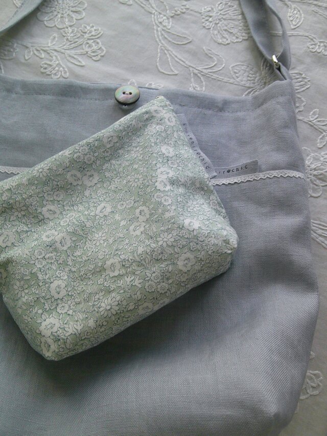 PaleBlueLinen×lace bag＆pouch | iichi 日々の暮らしを心地よくするハンドメイドやアンティークのマーケットプレイス