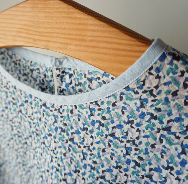 細幾何学柄ドルマンスリーブTブラウス（BLUE系） | iichi 日々の暮らしを心地よくするハンドメイドやアンティークのマーケットプレイス