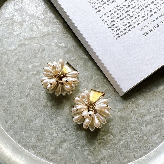 Y1184-ヴィンテージイヤリング U.S.A. 1970〜80s Drop Pearl Cluster Earrings | iichi 日々の暮らしを心地よくするハンドメイドやアンティーク ...
