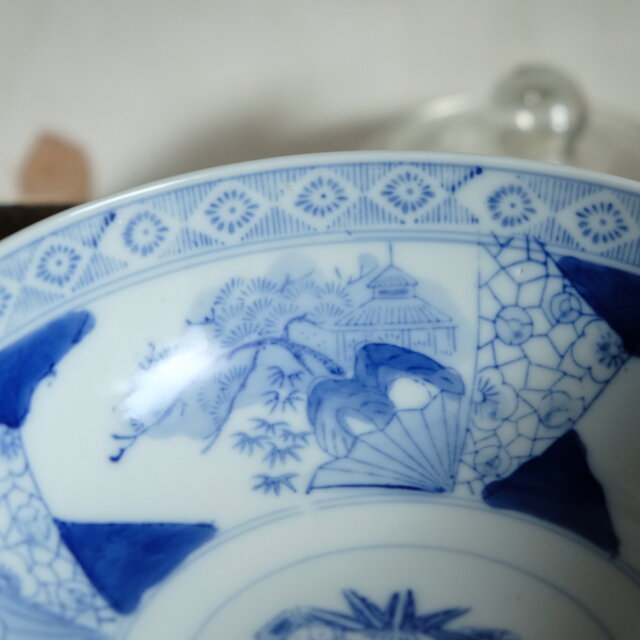 【サマー特価¥2500→¥950】青で素敵 松竹梅の絵付け。瀬戸焼 染付大鉢 骨董・antiques 暮らしに。大正~昭和初期 | iichi 日々の暮らしを心地よくするハンドメイドや ...