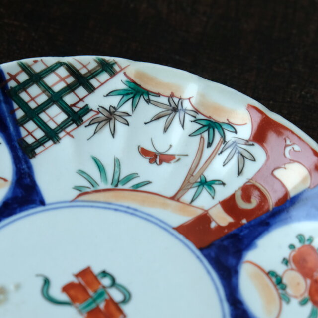 【サマー特価¥2500→¥1500】見込みに巻物 花と蝶と笹の葉。伊万里 巻物文色絵金彩七寸中皿 骨董・antique 明治時代 | iichi 日々の暮らしを心地よくするハンドメイドや ...