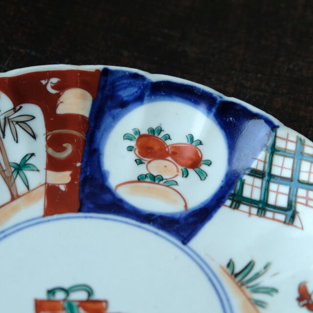 【サマー特価¥2500→¥1500】見込みに巻物 花と蝶と笹の葉。伊万里 巻物文色絵金彩七寸中皿 骨董・antique 明治時代 | iichi 日々の暮らしを心地よくするハンドメイドや ...