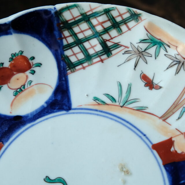 【サマー特価¥2500→¥1500】見込みに巻物 花と蝶と笹の葉。伊万里 巻物文色絵金彩七寸中皿 骨董・antique 明治時代 | iichi 日々の暮らしを心地よくするハンドメイドや ...