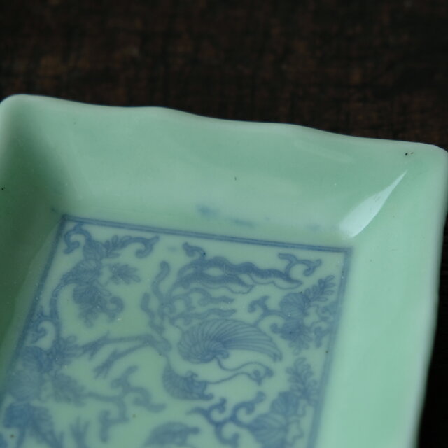 【サマー特価￥1800→￥950】青磁で素敵 向かい合う鳳凰 瀬戸焼 双鳥文青磁印判平皿 骨董/ antiques 明治時代 | iichi 日々の暮らしを心地よくするハンドメイドや ...