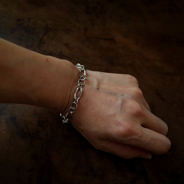 iro iro chain ブレスレット 01 | iichi 日々の暮らしを心地よくするハンドメイドやアンティークのマーケットプレイス