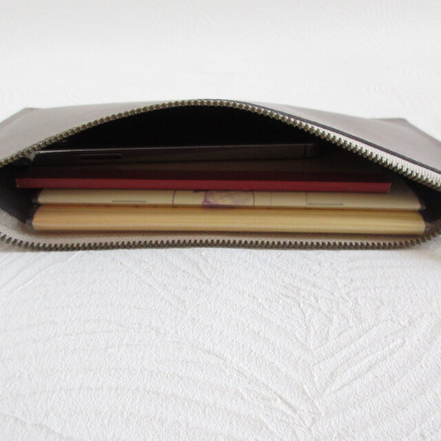 A6対応♪《ピッグスキン》フラットマルチケース・グレー・0319 | iichi 日々の暮らしを心地よくするハンドメイドやアンティークのマーケットプレイス