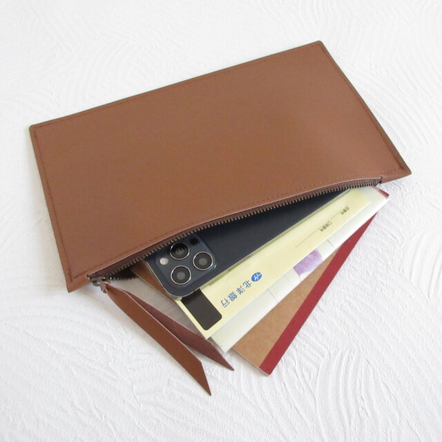 A6対応・フラットマルチケース《ピッグスキン》ブラウン・0330 | iichi 日々の暮らしを心地よくするハンドメイドやアンティークのマーケットプレイス