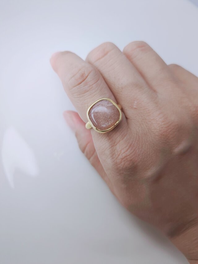 最新入荷☆『煌めくサンストーン』のひとめぼれ天然石リング | iichi 日々の暮らしを心地よくするハンドメイドやアンティークのマーケットプレイス
