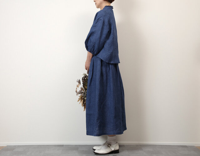 #517フリルブラウス(インディゴブルー) | iichi 日々の暮らしを心地よくするハンドメイドやアンティークのマーケットプレイス