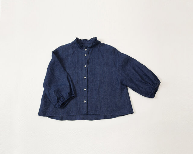 #517フリルブラウス(インディゴブルー) | iichi 日々の暮らしを心地よくするハンドメイドやアンティークのマーケットプレイス