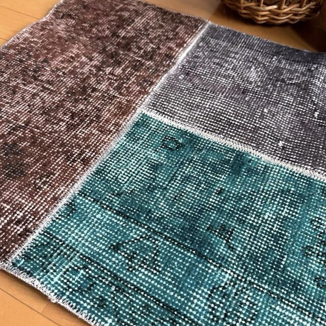 51×90ブラウン×グレイ×ブルーグリーン パッチワーク トルコヴィンテージラグ | iichi 日々の暮らしを心地よくするハンドメイドやアンティークのマーケットプレイス