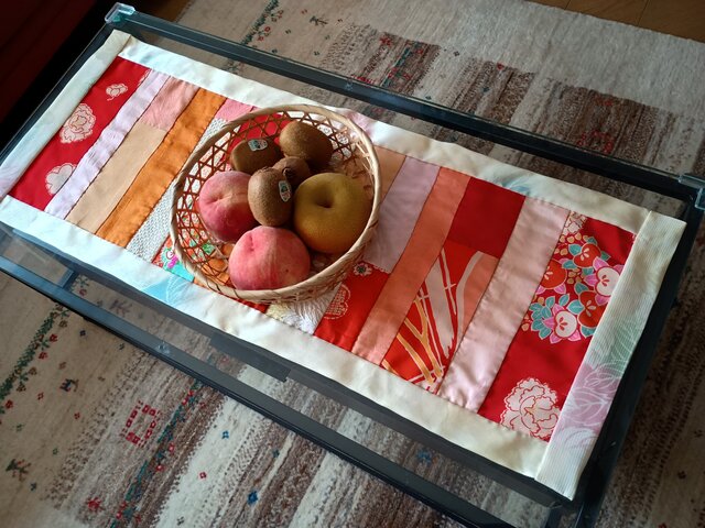 ヴィンテージ着物からテーブルマットへ 優しい色 あ つ ま れ | iichi 日々の暮らしを心地よくするハンドメイドやアンティークのマーケットプレイス