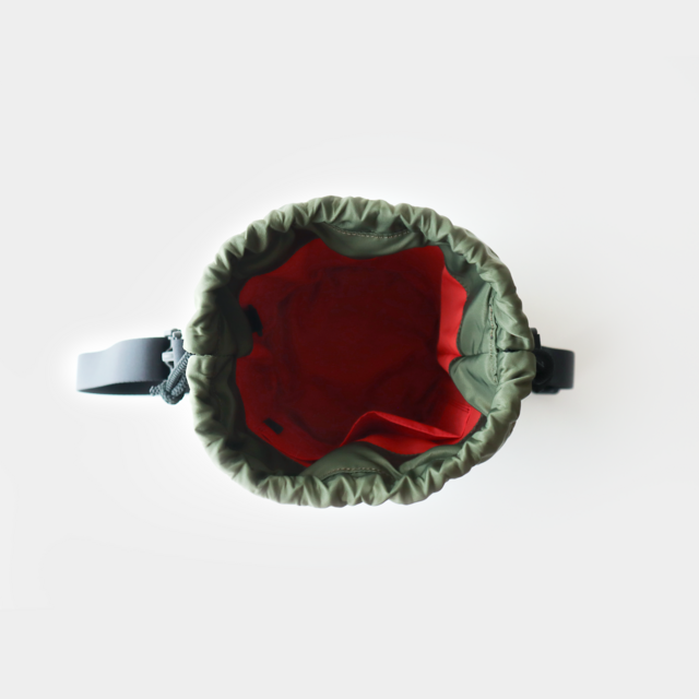 MA-1 キルティング 巾着ショルダーバッグ / カーキ | iichi 日々の暮らしを心地よくするハンドメイドやアンティークのマーケットプレイス