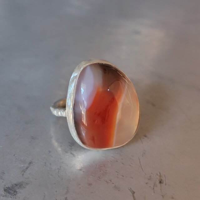 サードニクスシルバーリング#11.5 | iichi 日々の暮らしを心地よくするハンドメイドやアンティークのマーケットプレイス