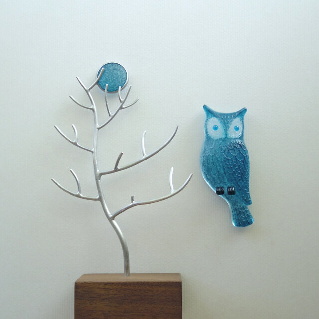 梟のオブジェ[蒼い月] | iichi 日々の暮らしを心地よくするハンドメイドやアンティークのマーケットプレイス