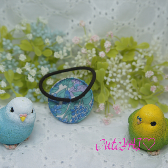 くるみボタン ヘアゴム キレイめ リバティ 花柄 05 | iichi 日々の暮らしを心地よくするハンドメイドやアンティークのマーケットプレイス