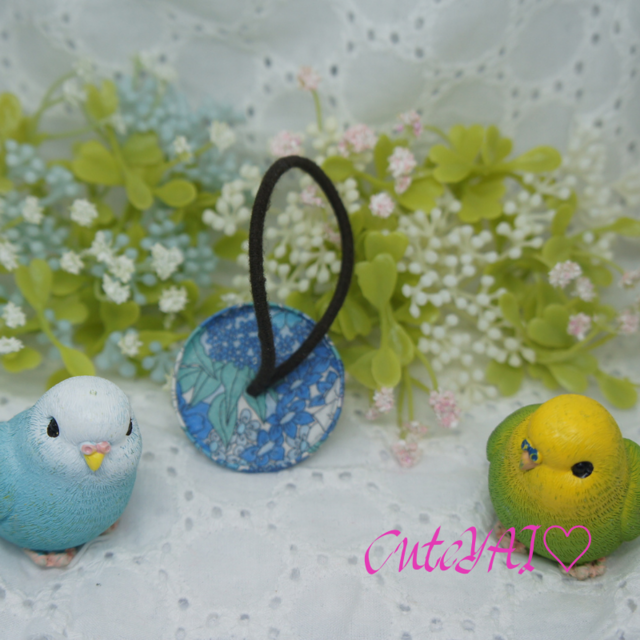 くるみボタン ヘアゴム キレイめ リバティ 花柄 09 | iichi 日々の暮らしを心地よくするハンドメイドやアンティークのマーケットプレイス