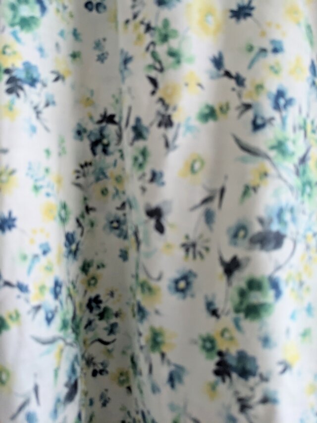 花のブラウス135 | iichi 日々の暮らしを心地よくするハンドメイドやアンティークのマーケットプレイス